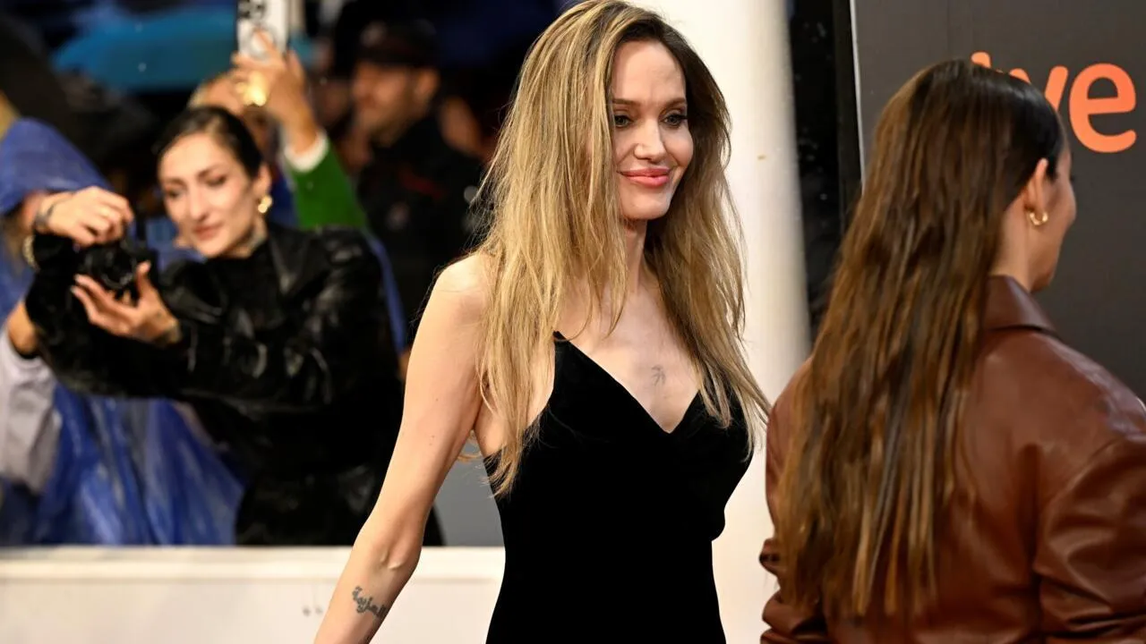 Angelina Jolie says she loves America but “doesn’t recognize” it, warns ...
