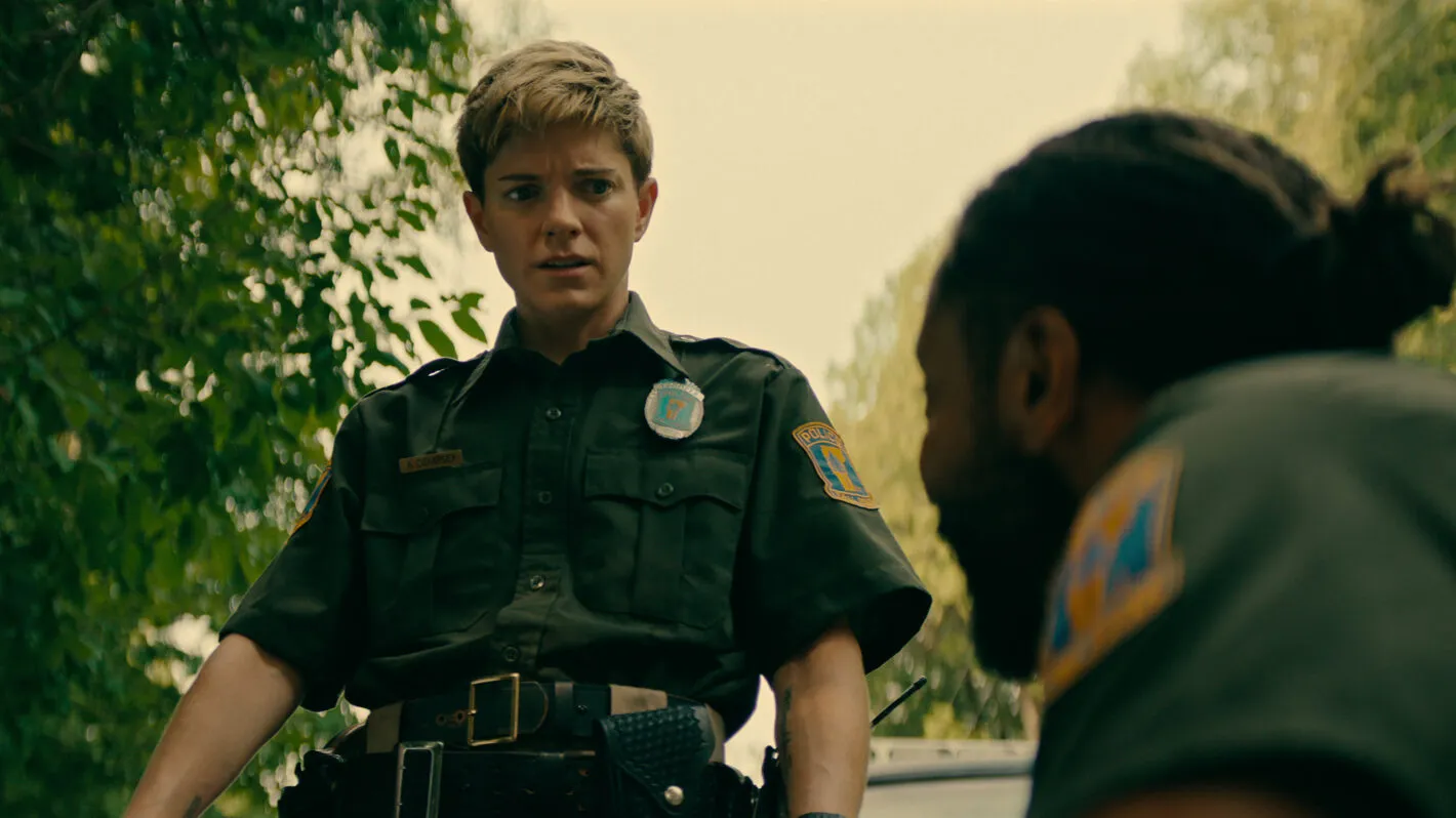 Mae Martin’s Wayward Takes Aim At The Troubled Teen Industry On Netflix - Gazettely